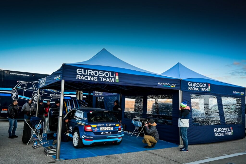 Corturi pavilion pentru sporturi cu motor - Vitabri